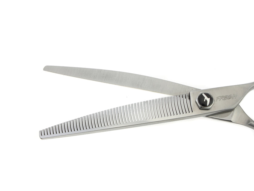 Why should you use curved thinning dog grooming shears? – Fresh Shears